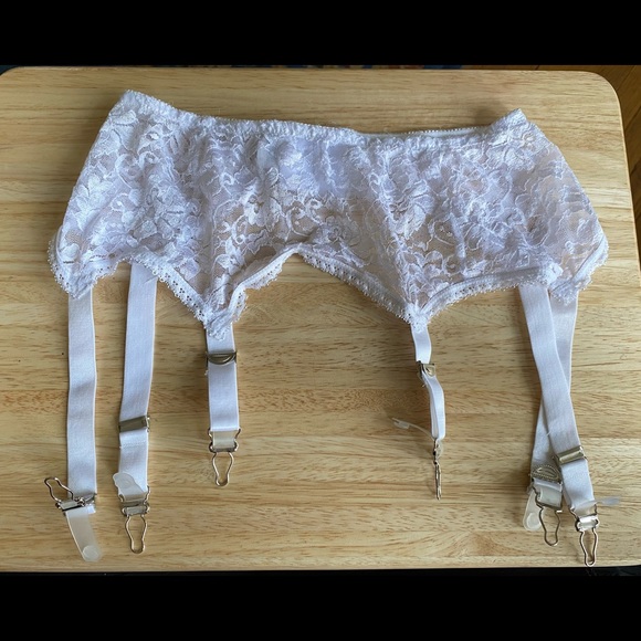 Intimates & Sleepwear | Lace Garter Belt 6 Straps White Xxl | Poshmark